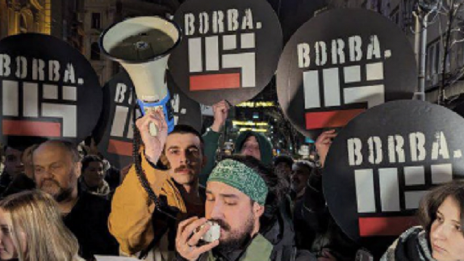 Srpski majdanovci nose simbole Navaljnog
