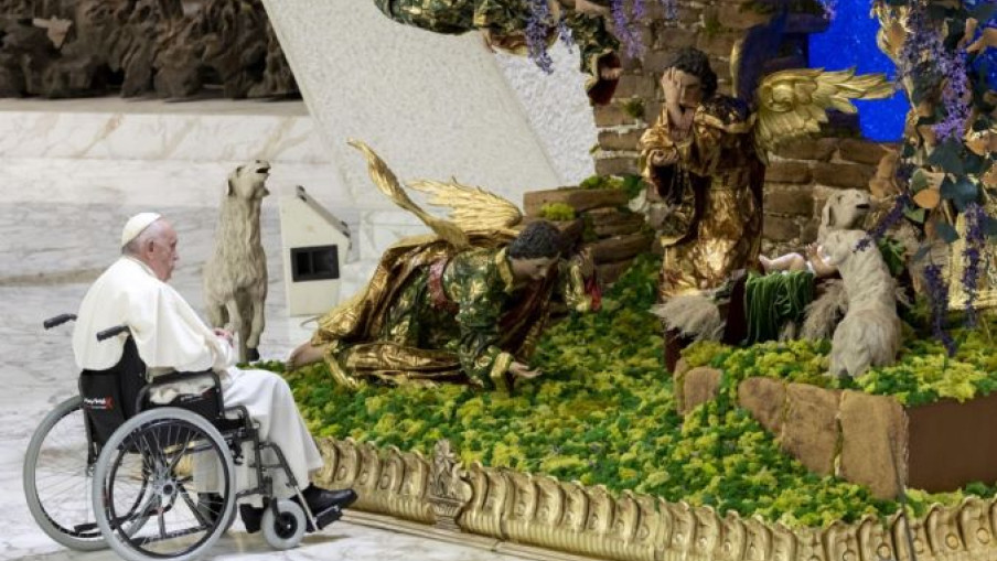 Vatikan: Statua bebe Isusa umotanog u palestinsku kefiju „nestala” iz ...